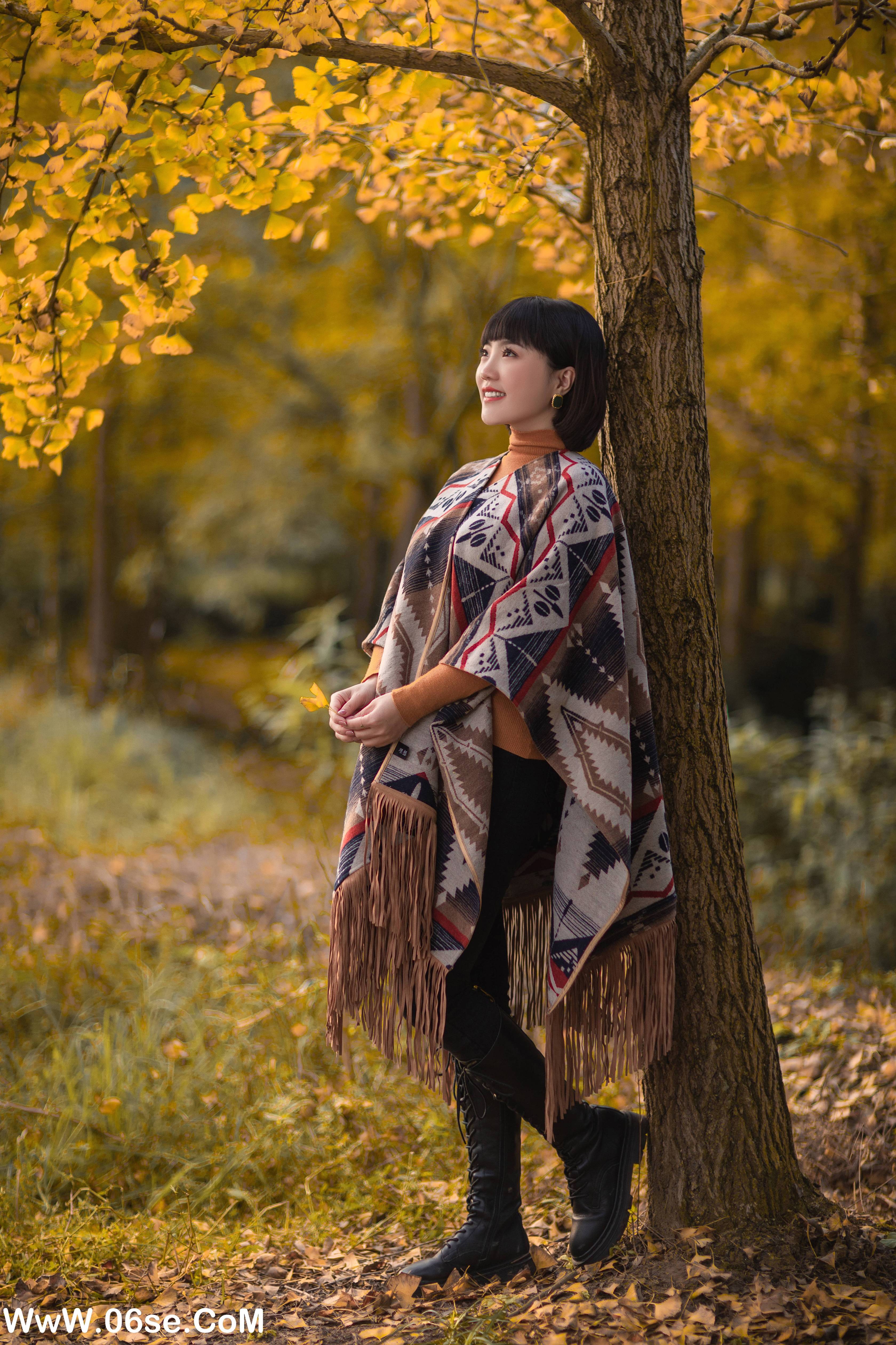 [YITUYU艺图语]2022.10.24 秋天的银杏 冬琴[25+1P／555MB]-六色网