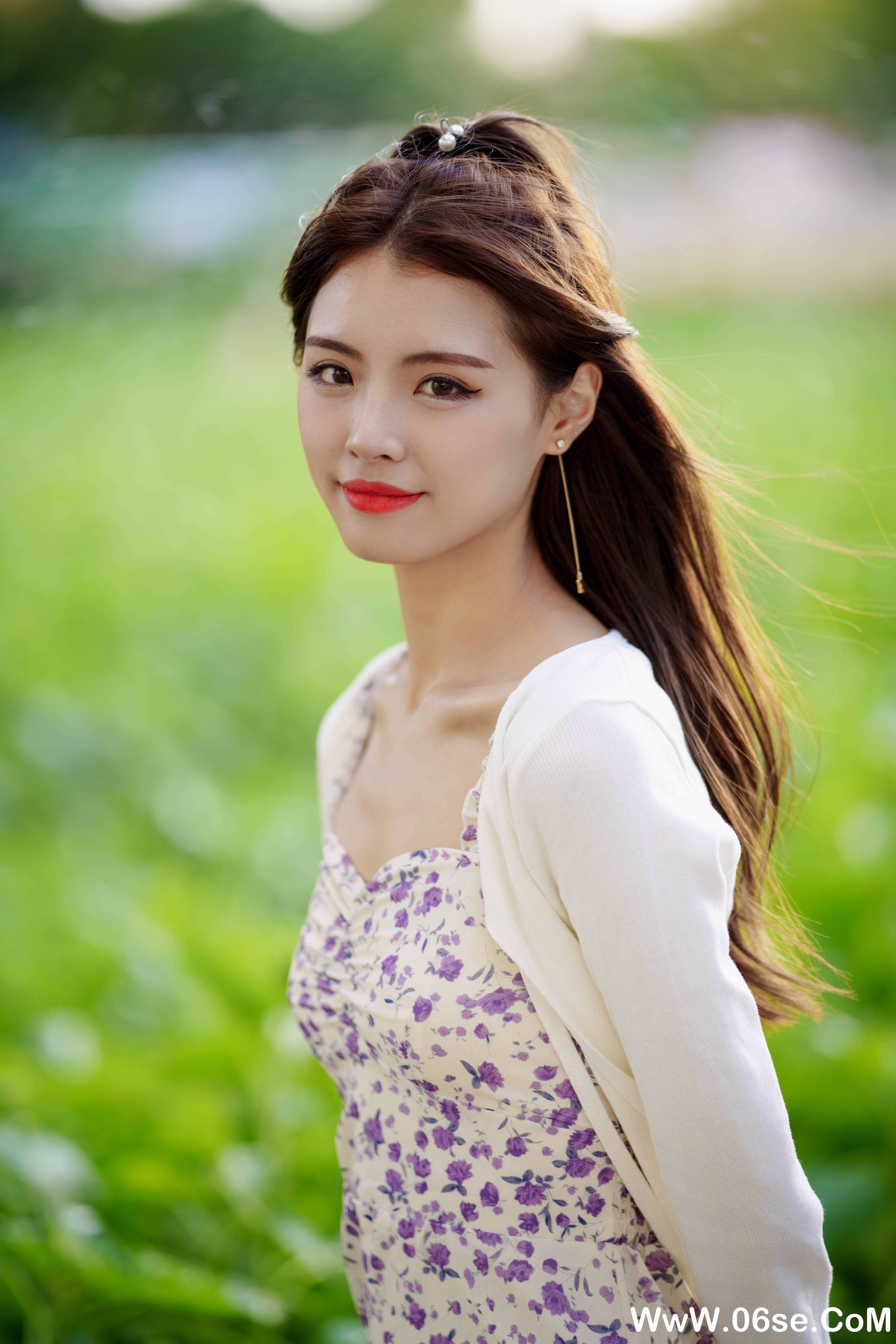 [YITUYU艺图语]2021.12.30 向日葵花海 滕静[30+1P／626MB]-六色网